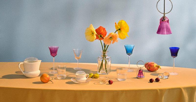 تصاميم Apollo الجديدة: ثنائية عصرية بين الشاي والكريستال للحظات لا ...