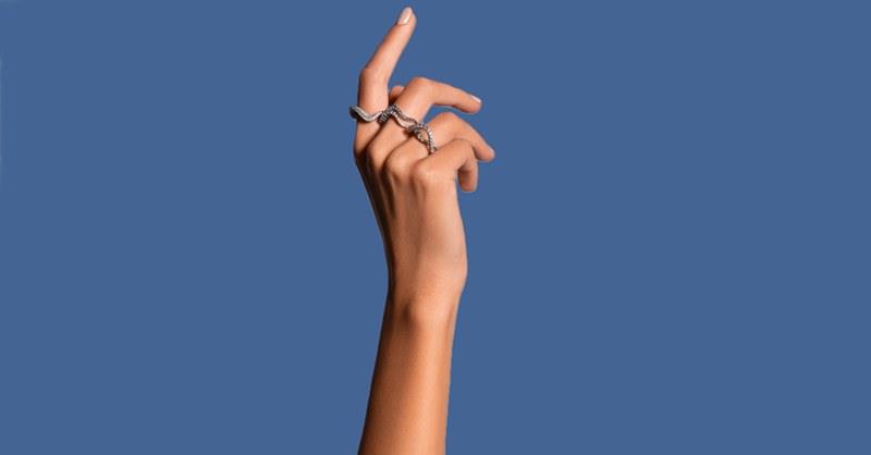 Gheir تواصل الاحتفال بالمرأة الإماراتية: مقابلة خاصة مع مصممة المجوهرات ...