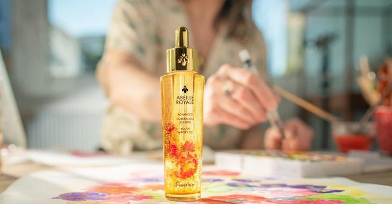 جيرلان تحتفل باليوم العالمي للنحل بإصدار محدود من ADVANCED YOUTH WATERY ...