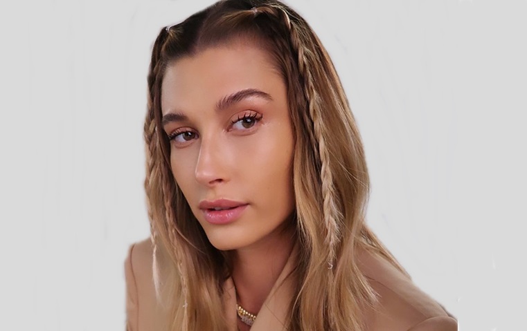 5 نصائح من خبيرة مكياج هايلي بيبر لبشرة متوهجة طبيعياً | Gheir