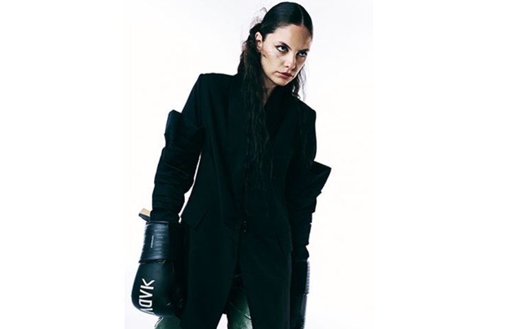 سارة العمري لـgheir: أصمم للمرأة التي تبحث دائماً عن وسائل للتعبير عن ...